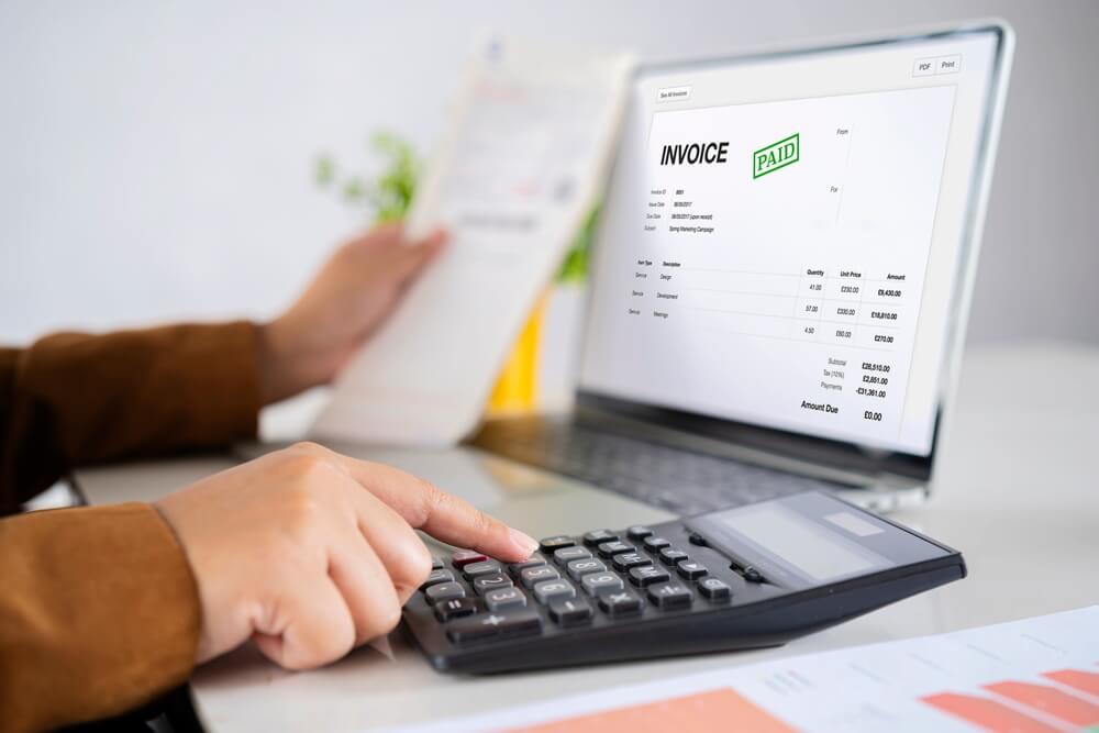 What is difference between invoice and tax invoice? - IndiaFilings